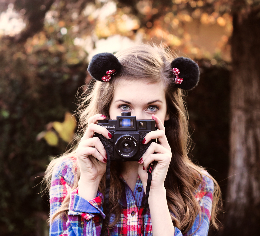 4 Quick Tips for Capturing Great Photos with Disney Characters | Disneyways