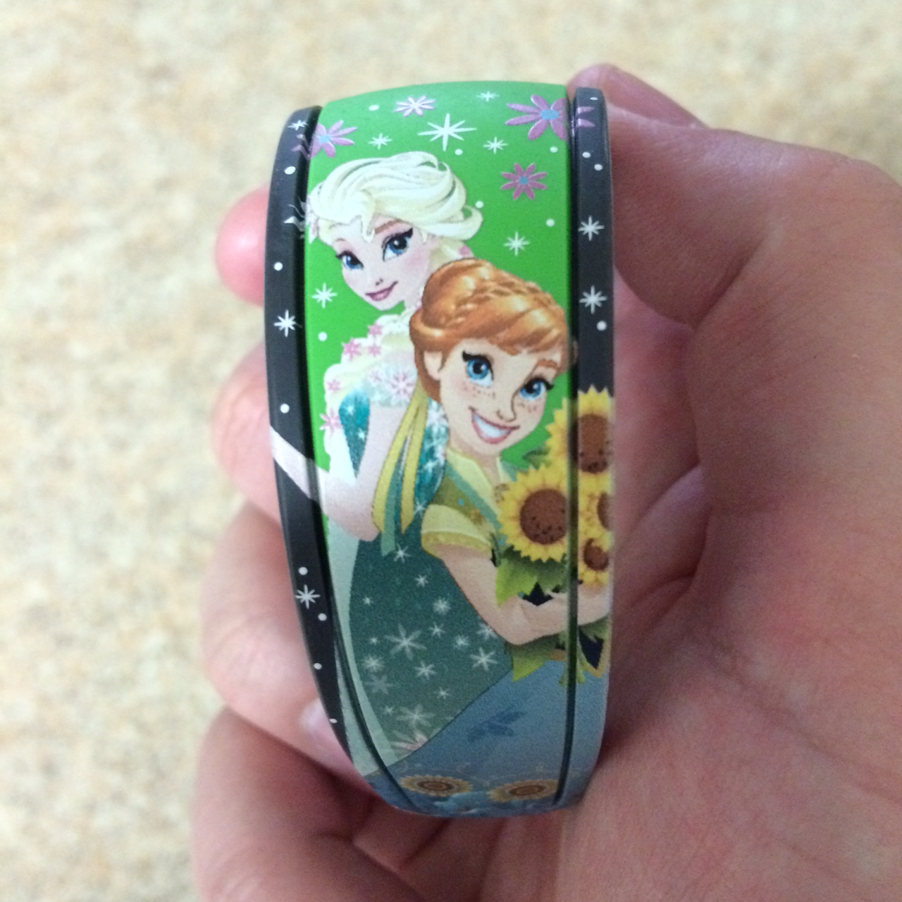 MagicBands in Colors and Characters ~ An Awesome Photo and Video Tour ...
