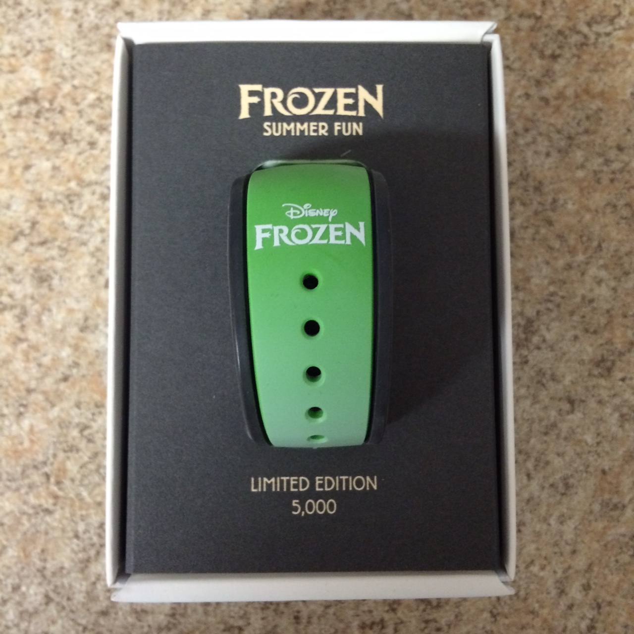 MagicBands in Colors and Characters ~ An Awesome Photo and Video Tour ...