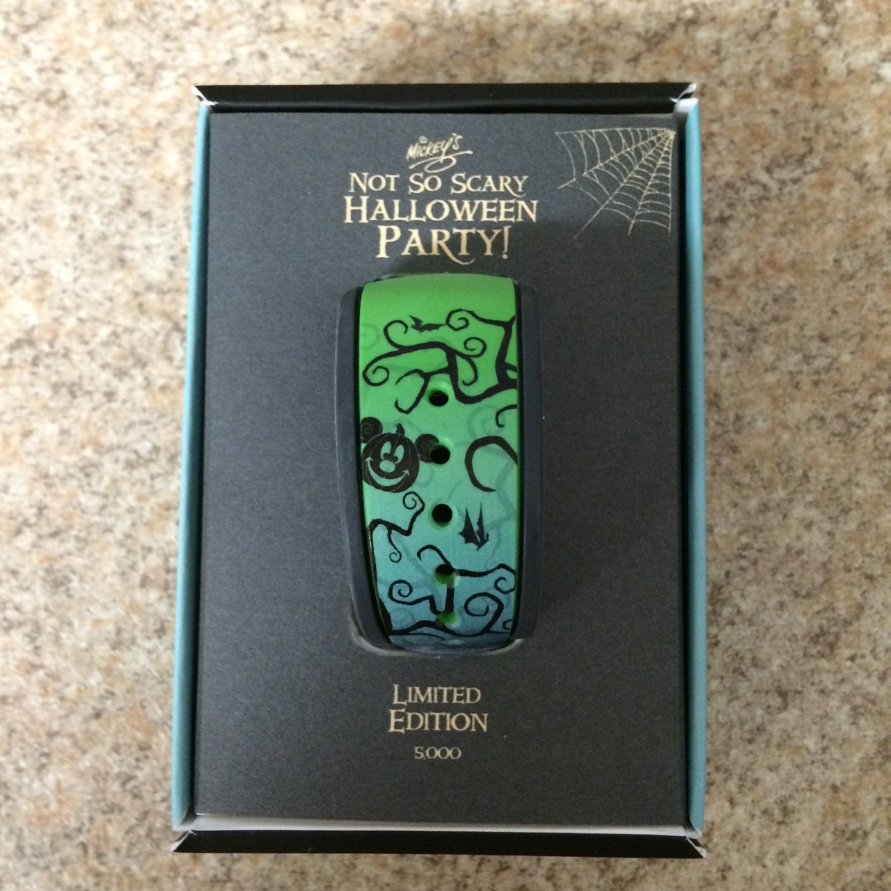 MagicBands in Colors and Characters ~ An Awesome Photo and Video Tour ...